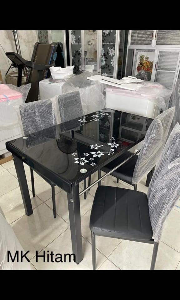 Meja makan kaca, Perabotan Rumah di Carousell