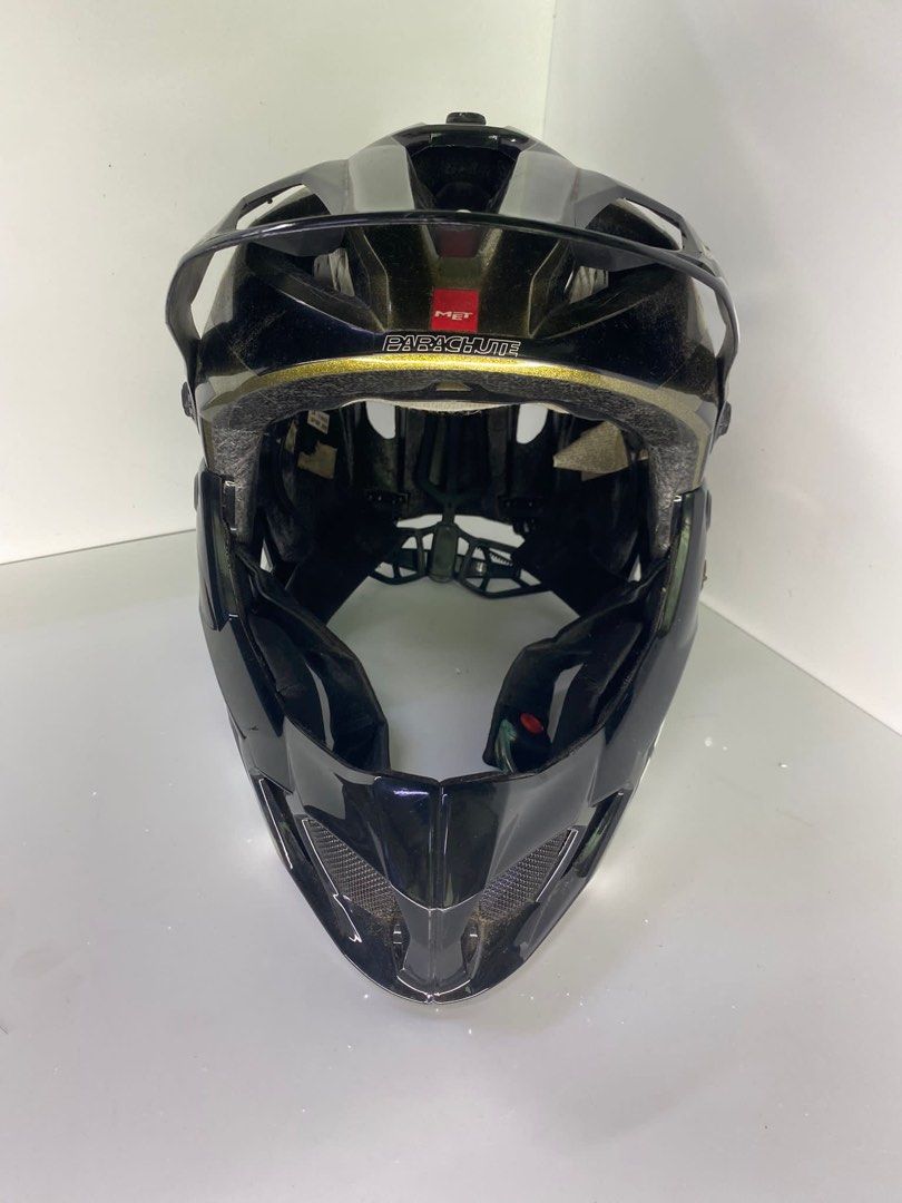 MET parachute full face helemt, Sports Equipment, PMDs, E-Scooters & E ...