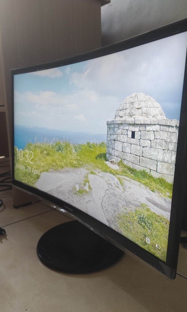 Monitor 24inch samsung curved, Elektronik, Komputer, Lainnya di Carousell