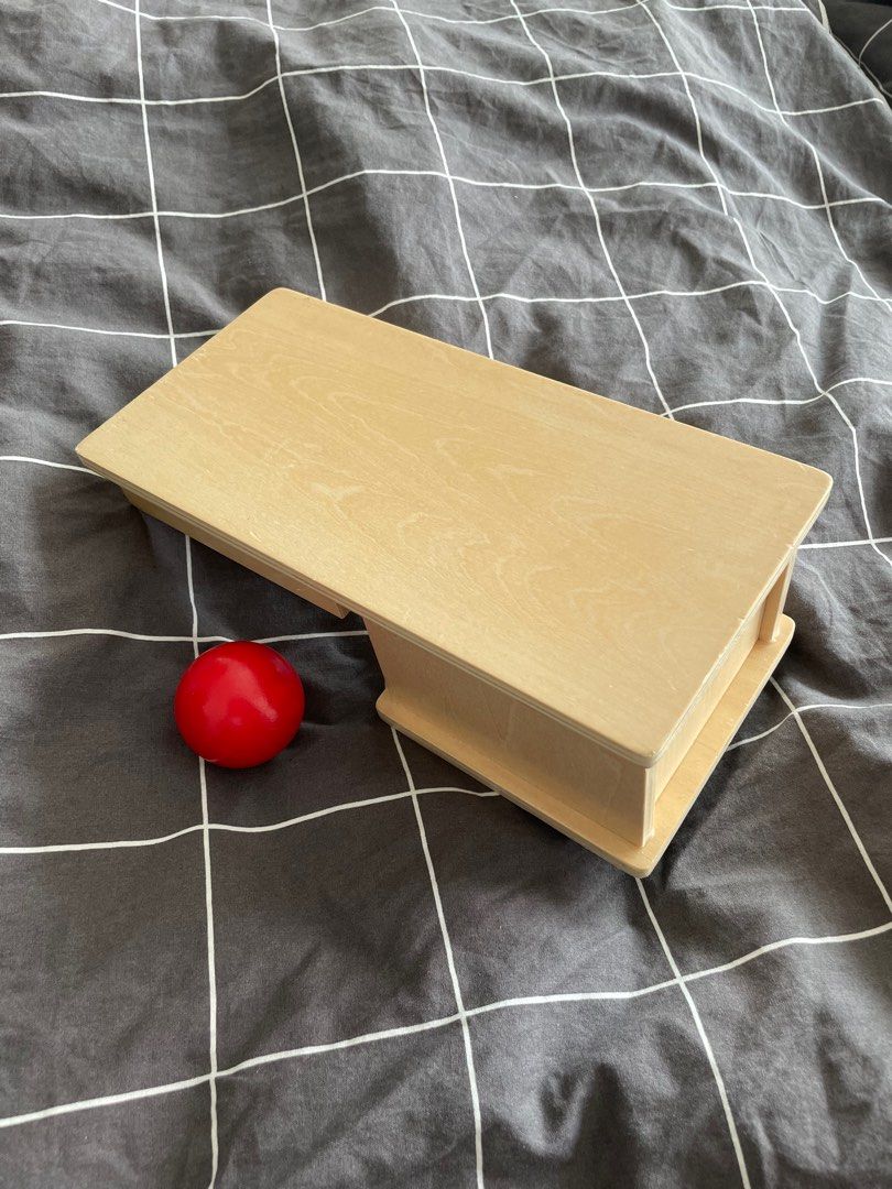 Montessori Object Permanence Box Wooden Toy, 兒童＆孕婦用品, 嬰兒玩具 - Carousell