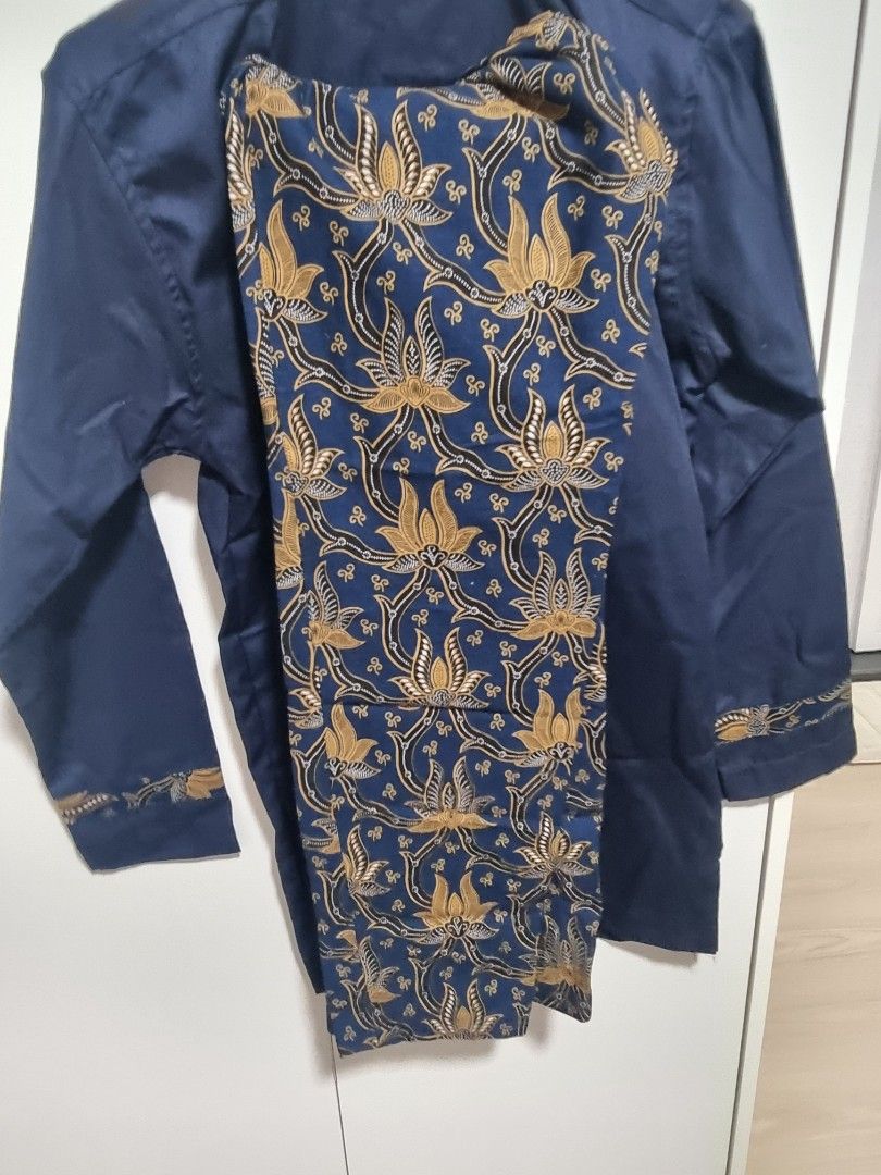Navy Blue Batik Set, Men's Fashion, Muslim Wear, Baju Melayu on Carousell