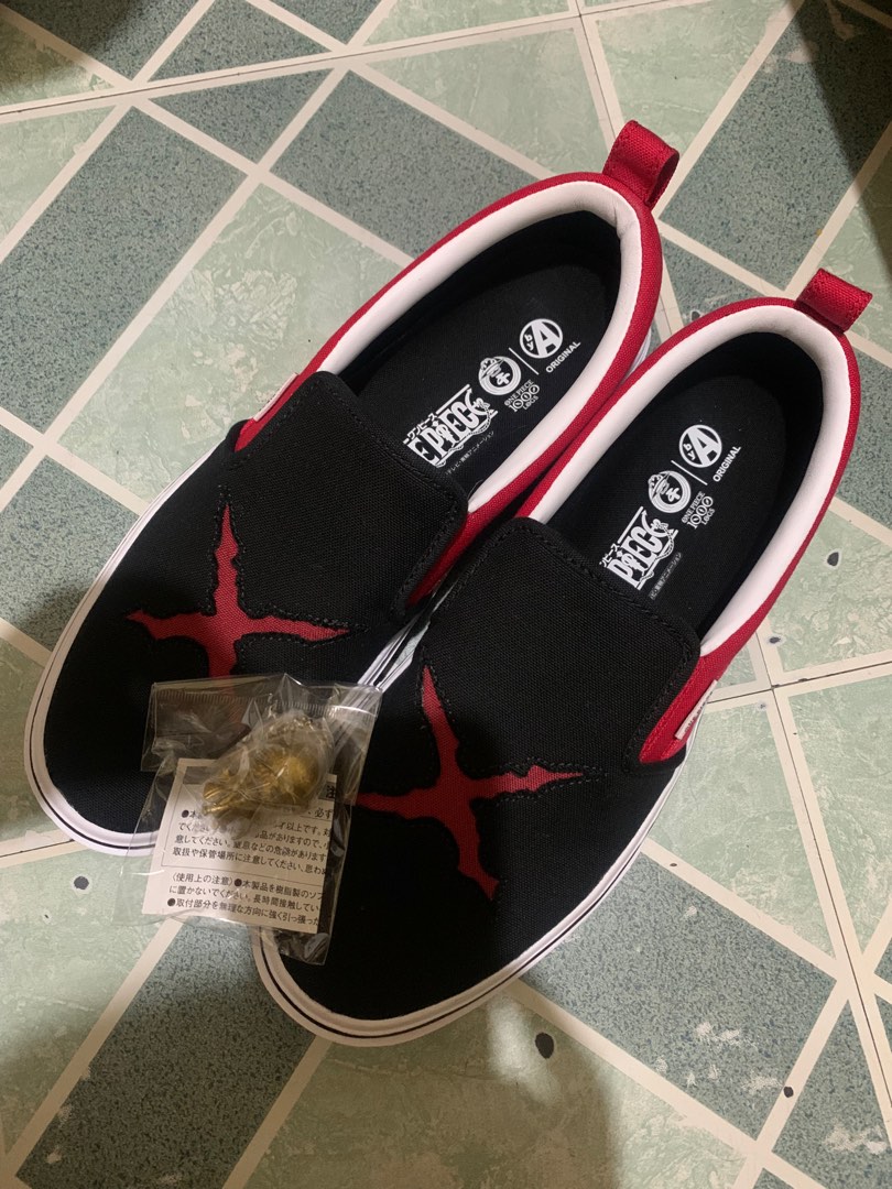 One piece Logs 1000 Zoro, Men's Fashion, Footwear, Casual Shoes on ...