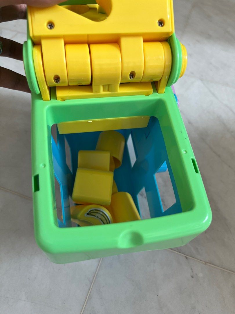 Peppa pig Toys shapes sorting, Babies & Kids, Infant Playtime on Carousell