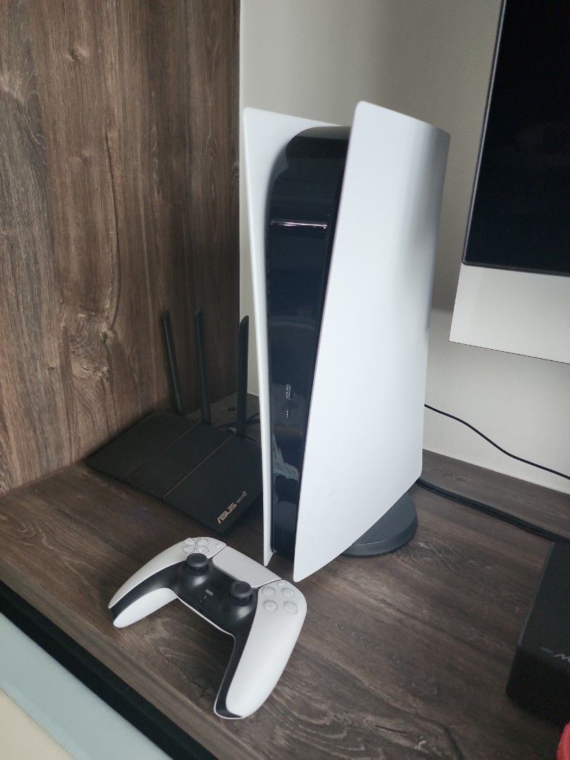 PS5 Digital. Original HDMI cable. 5 mths old set, Video Gaming, Video ...