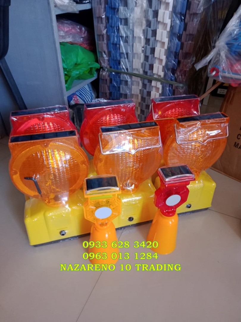 Solar blinker light Warning flash Light Emergency light Signage on ...