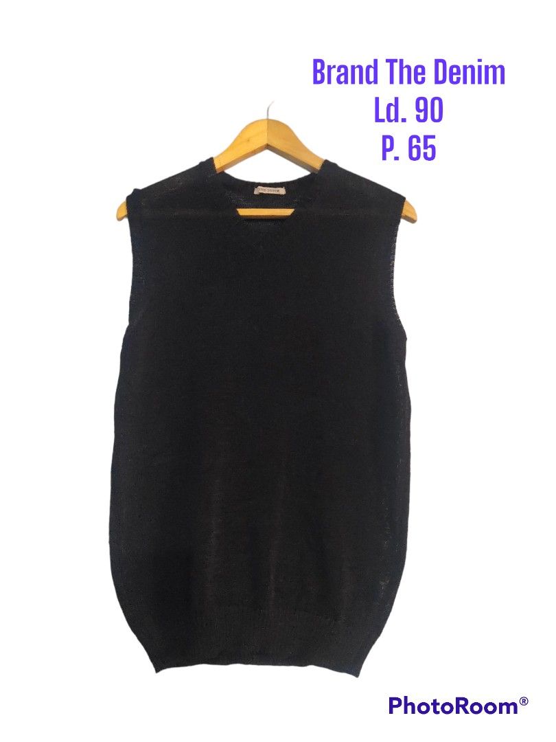 vest rajut hitam, Fesyen Wanita, Pakaian Wanita, Baju Luaran di Carousell