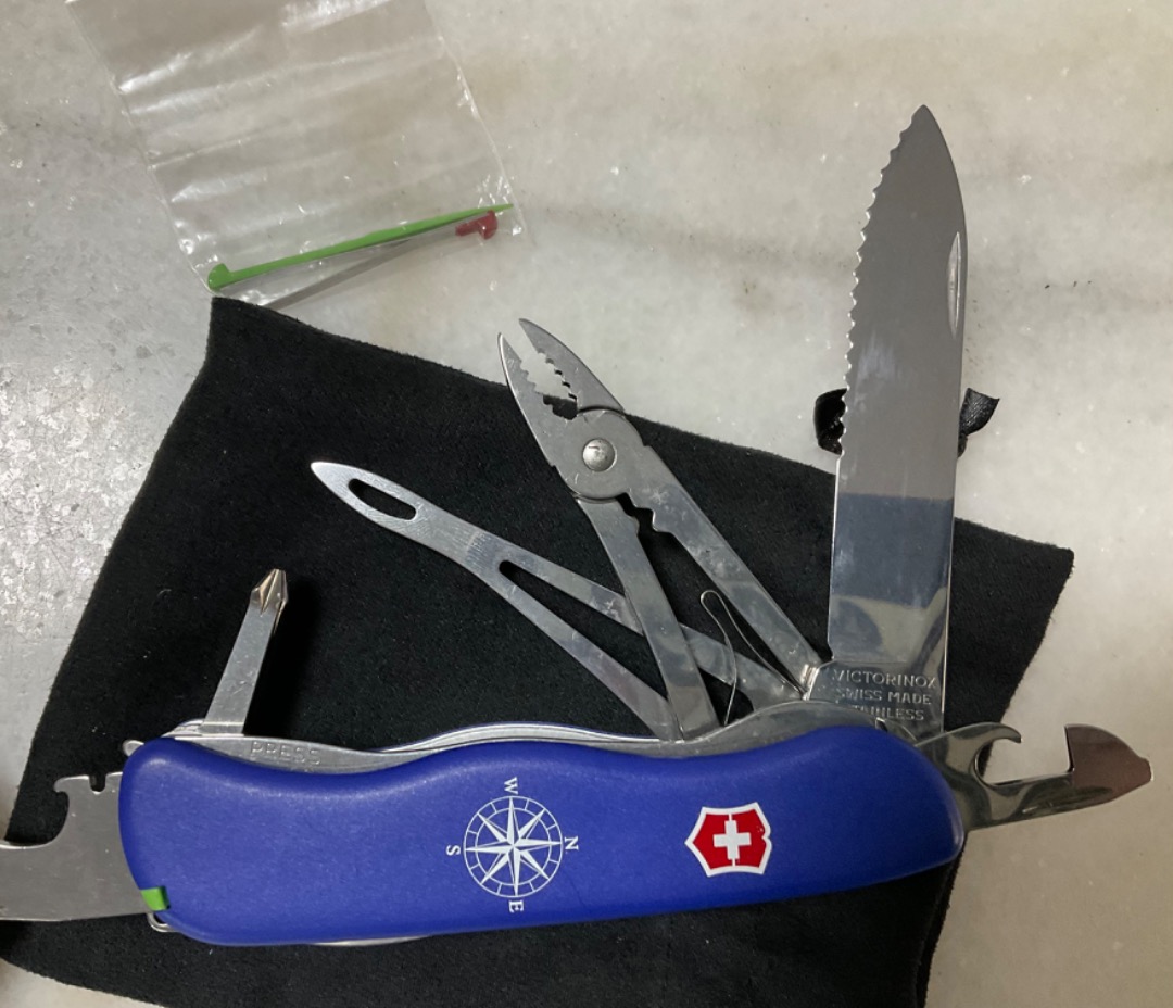 Victorinox Skipper, Blue, Sports Equipment, Hiking & Camping on Carousell