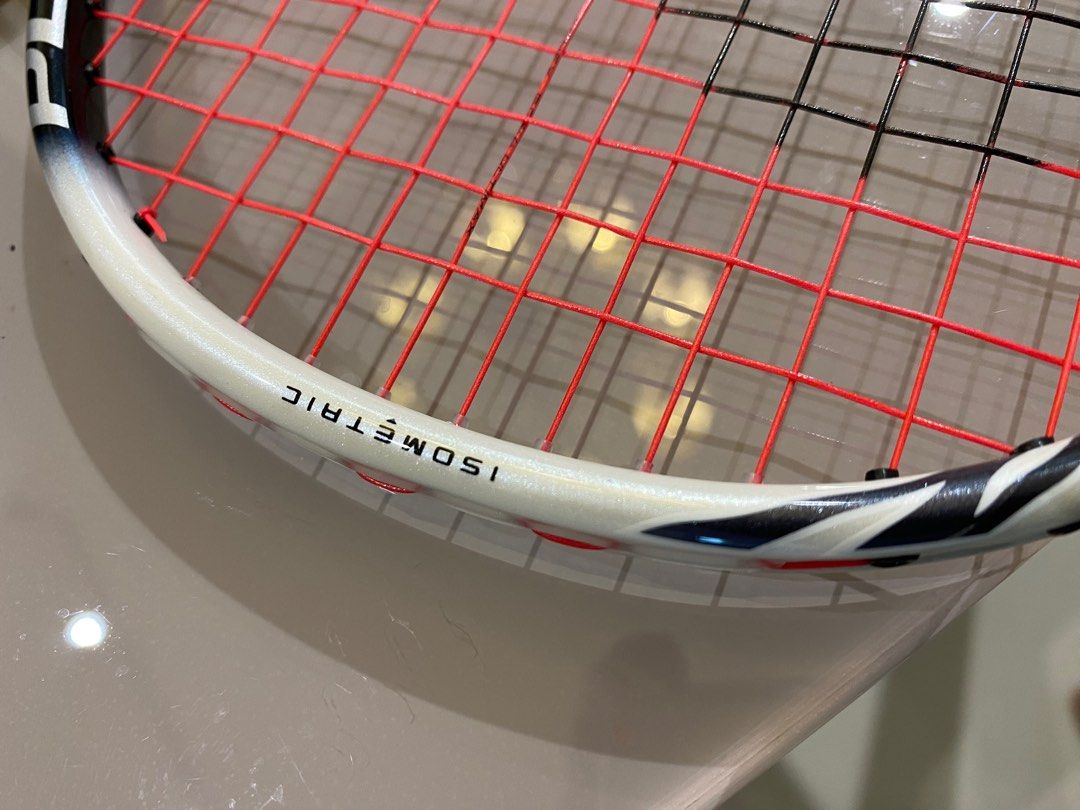 Yonex Authentic Astrox 99 Play White Tiger BG66 Ultimax 26lbs, Sports ...