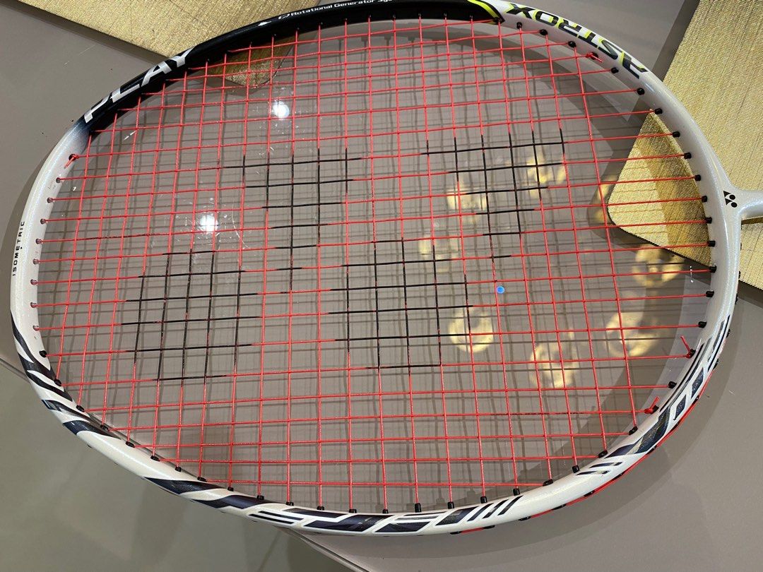 Yonex Authentic Astrox 99 Play White Tiger BG66 Ultimax 26lbs, Sports ...