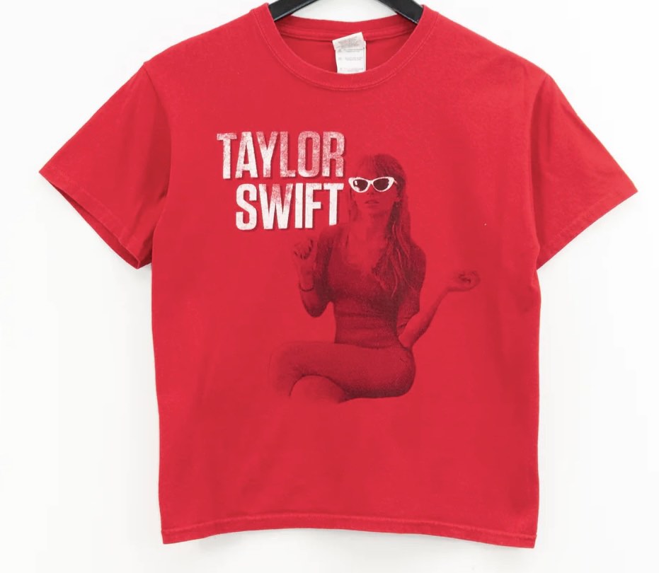 100% Official Taylor Swift RED Tour T-Shirt, Men's Fashion, Tops & Sets ...