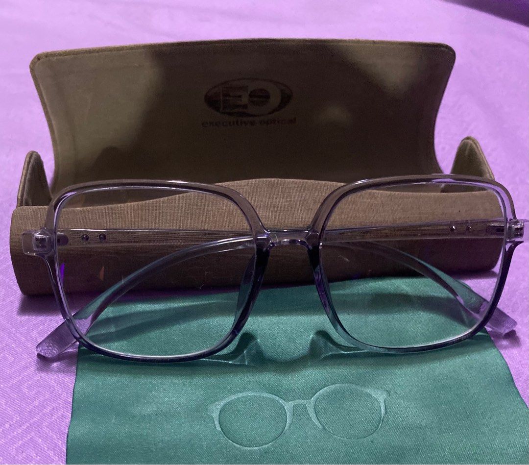 150/150 grade eyeglass on Carousell