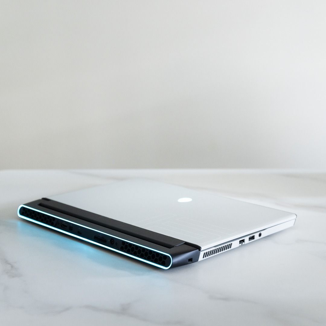 Alienware M15 R4 - RTX 3070, i7-10870H, 4K OLED (Warranty till 2024 ...