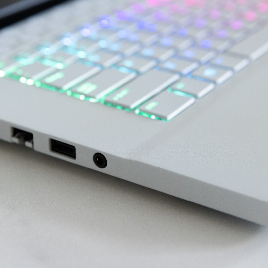 Alienware M15 R4 - RTX 3070, i7-10870H, 4K OLED (Warranty till 2024 ...