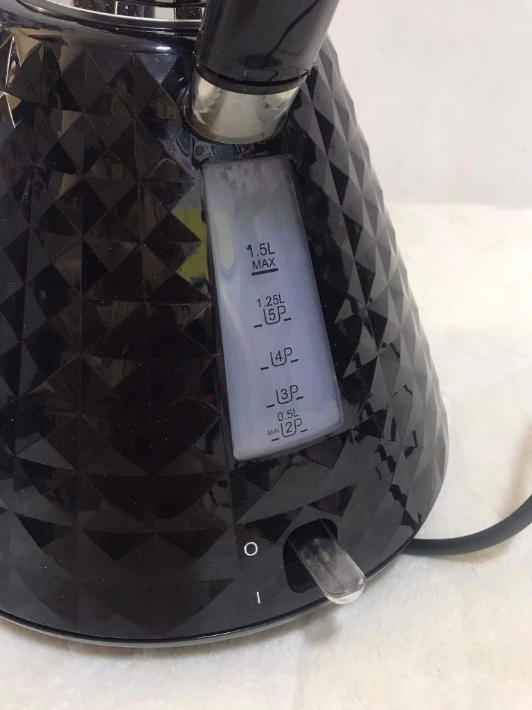 Branded Diamond Pyramid Kettle 1.5 Litre ~ Glossy black, TV & Home ...