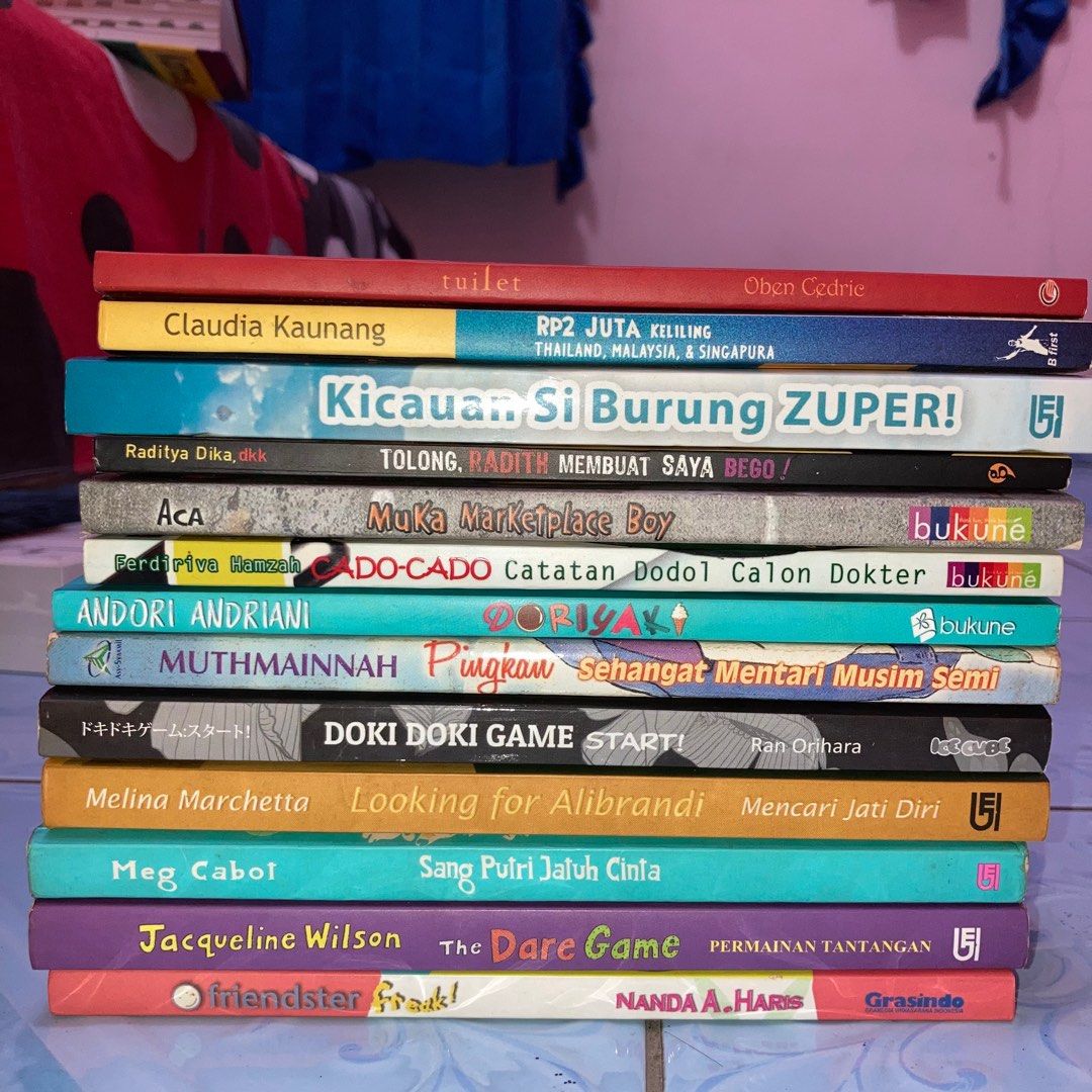 buku novel fiksi non fiksi, Buku & Alat Tulis, Buku di Carousell
