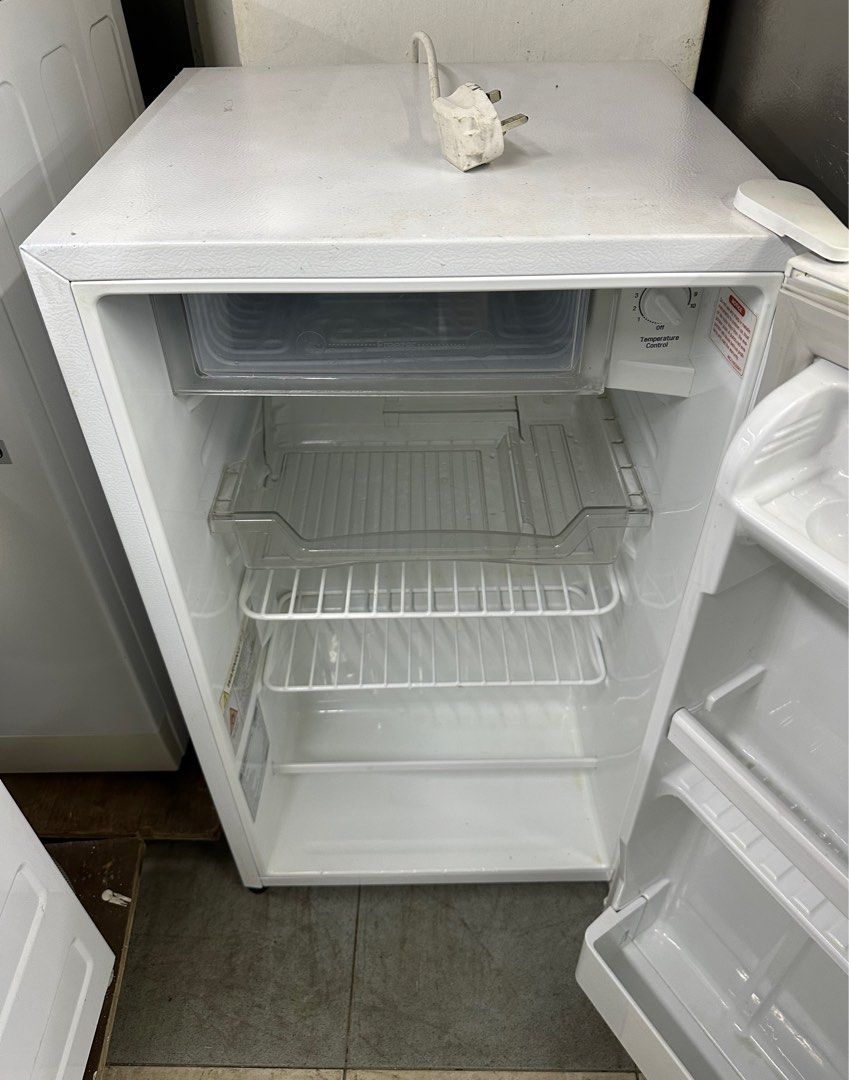 BUY NOW! LG 90L Mini Bar Fridge GL-131SQW (93304), TV & Home Appliances ...