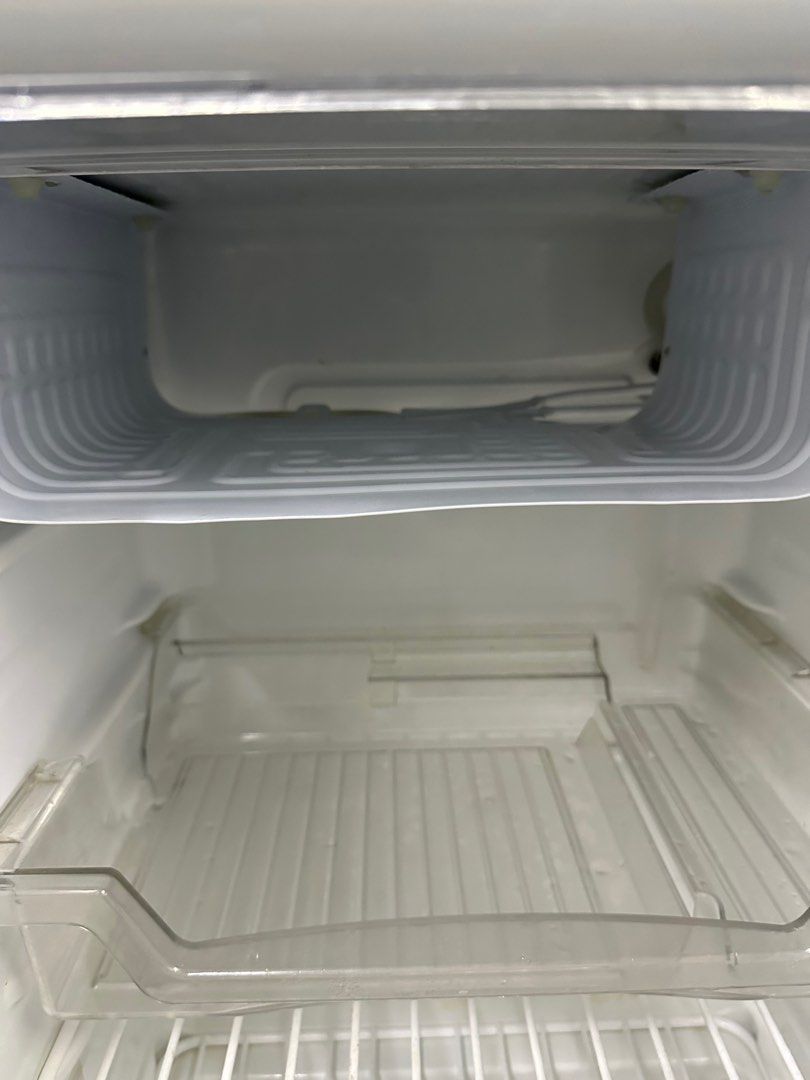 BUY NOW! LG 90L Mini Bar Fridge GL-131SQW (93304), TV & Home Appliances ...