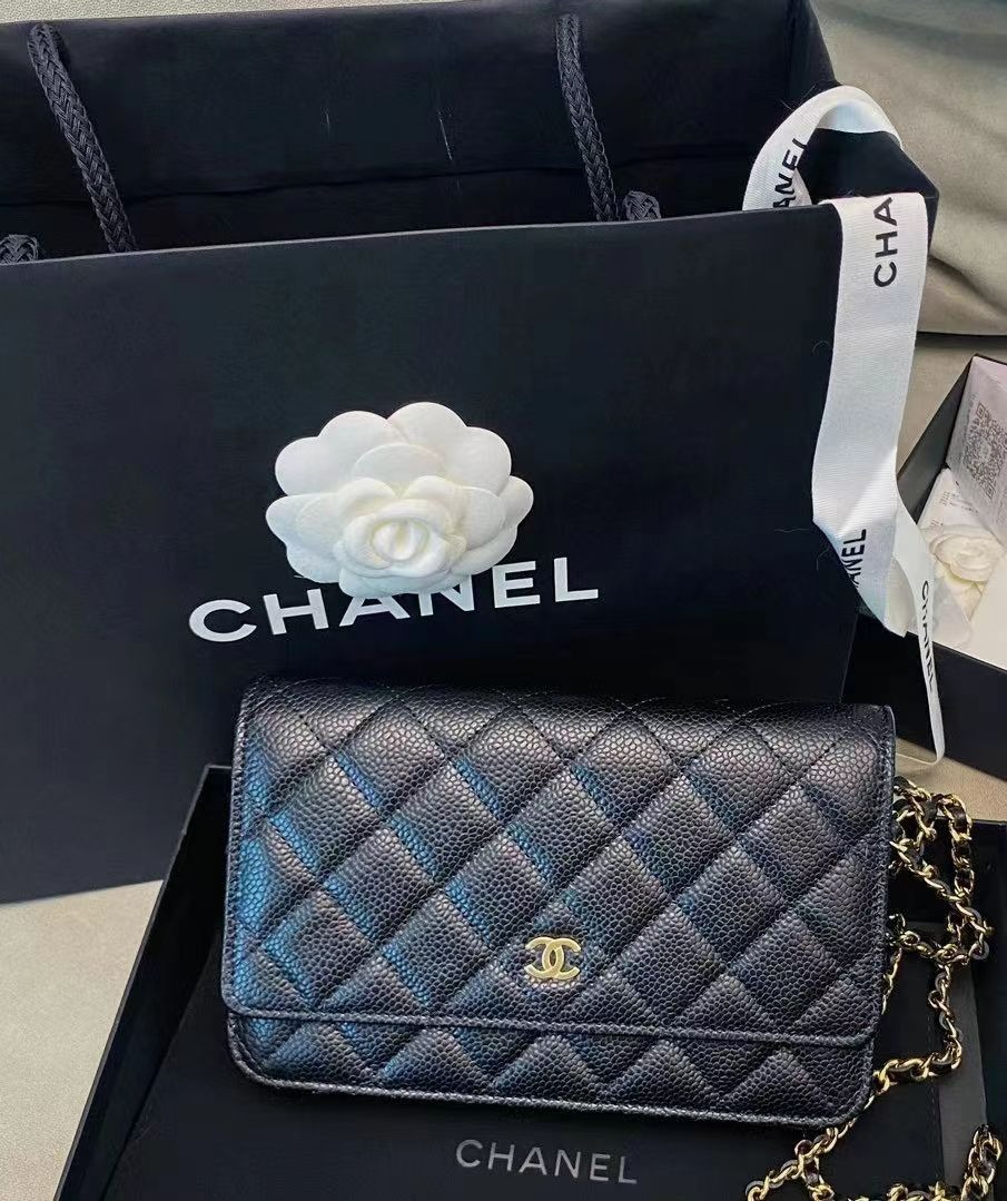 CHANEL woc chip version 98%new not suitable cheap sell, Luxury, Bags ...