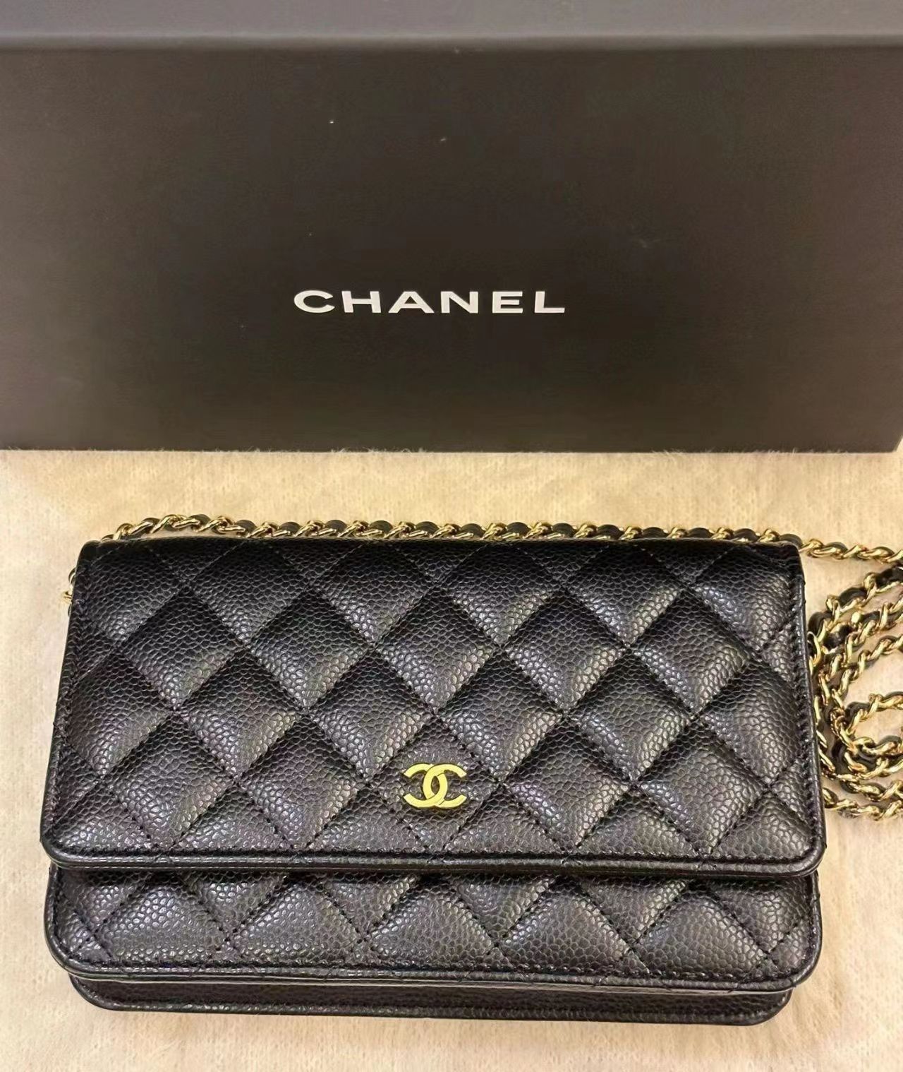 CHANEL woc chip version 98%new not suitable cheap sell, Luxury, Bags ...