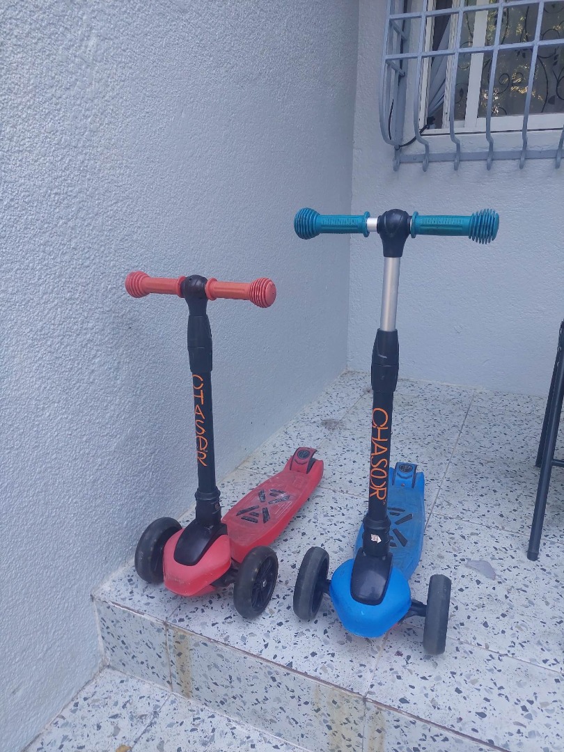 CHASER KICK SCOOTER KIDS AND TRAIN WITH RAILINGS, Hobbies & Toys, Toys ...