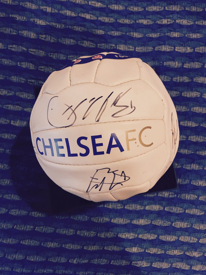 Chelsea 2008-2009 Full team Signed Ball, Hobbies & Toys, Memorabilia ...