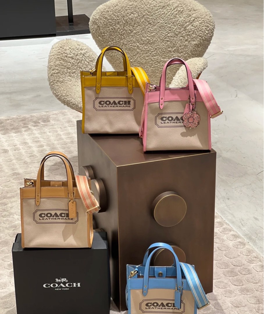 Coach Field Tote 22 Summer Series 2023, Women's Fashion, Bags & Wallets ...