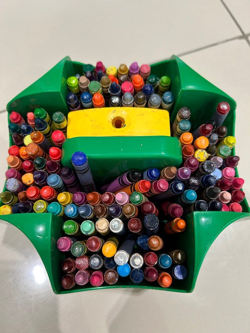 Crayola 152 Crayon, Hobbies & Toys, Stationery & Craft, Craft Supplies ...