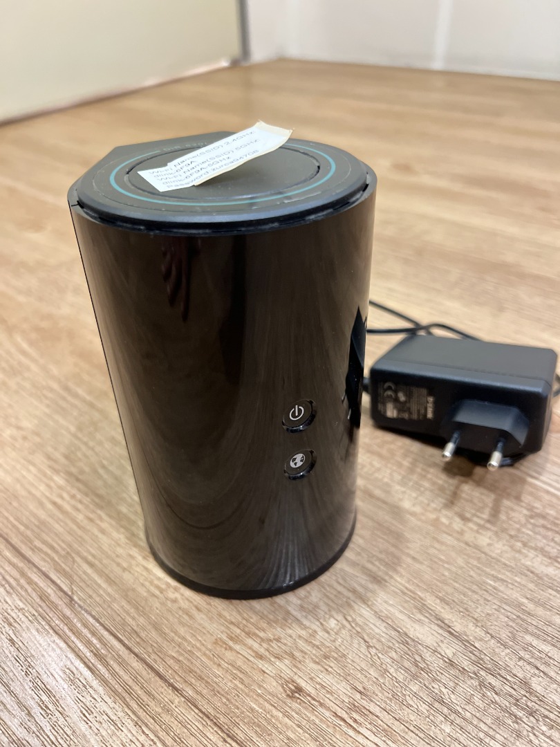 D-Link DIR-820L Wireless AC 1000Mbps Dual-Band Cloud Router with USB Share Port, Computers ...