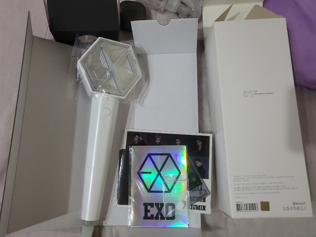 EXO LIGHTSTICK [ERIBONG] VERSION 3 , Hobbies & Toys, Memorabilia ...