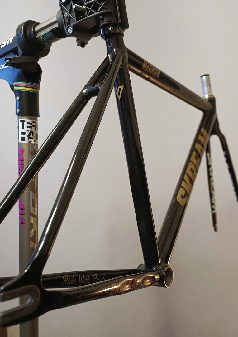 Fixed gear skream magnum fixie frame set, Sports Equipment, Bicycles ...