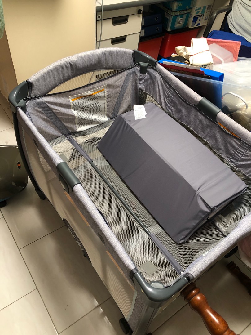 Graco Play Pen, Babies & Kids, Baby Nursery & Kids Furniture, Cots ...