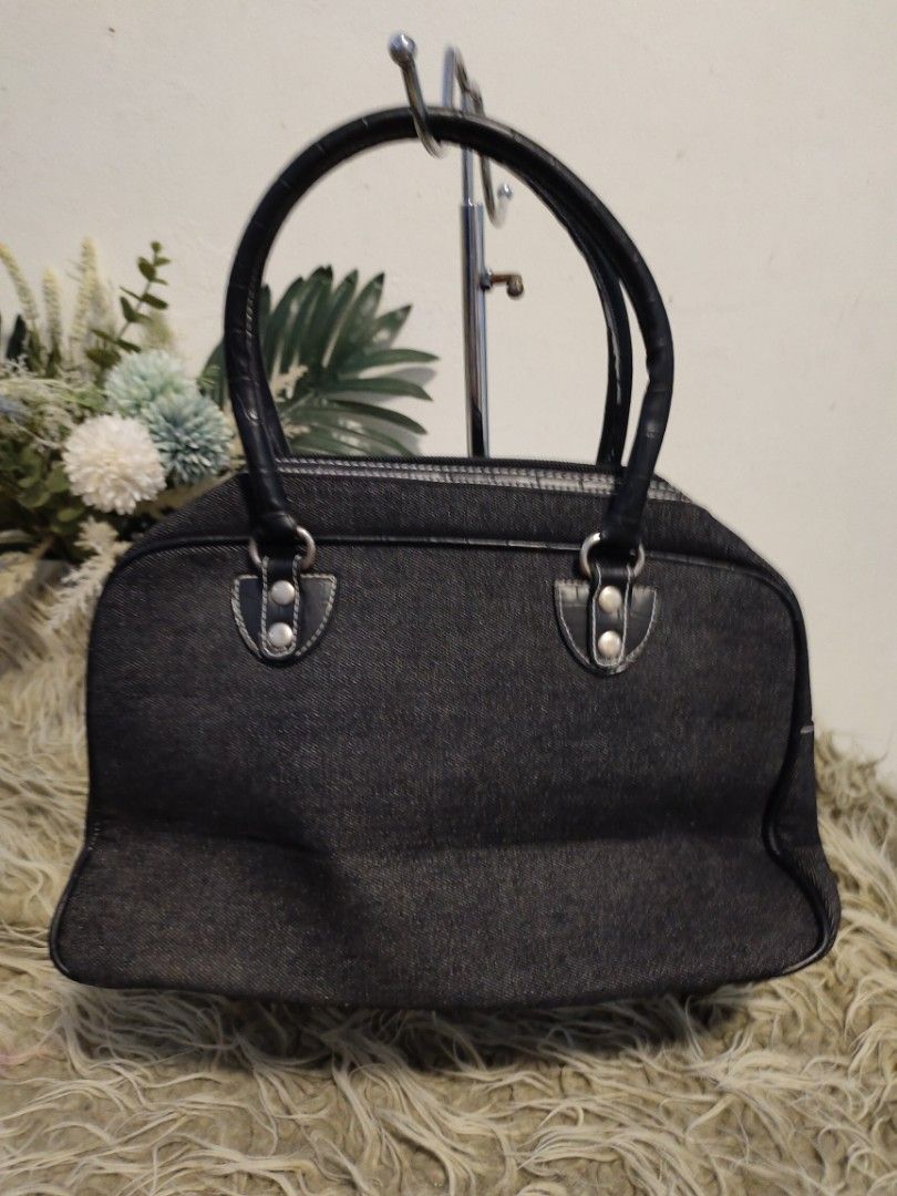 Guerlain Bag, Women's Fashion, Bags & Wallets, Shoulder Bags on Carousell