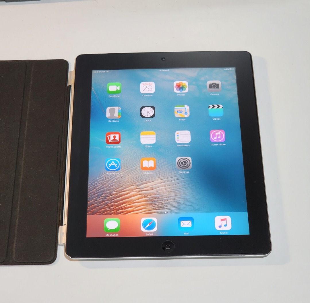 iPad 2 64Gb (sim version), Mobile Phones & Gadgets, Tablets, iPad on Carousell