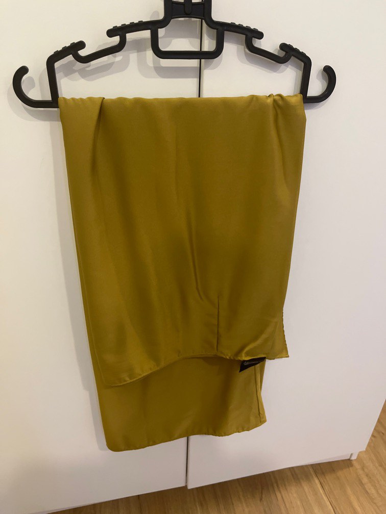 KLAMBI PARIO, Women's Fashion, Muslimah Fashion, Bottoms on Carousell