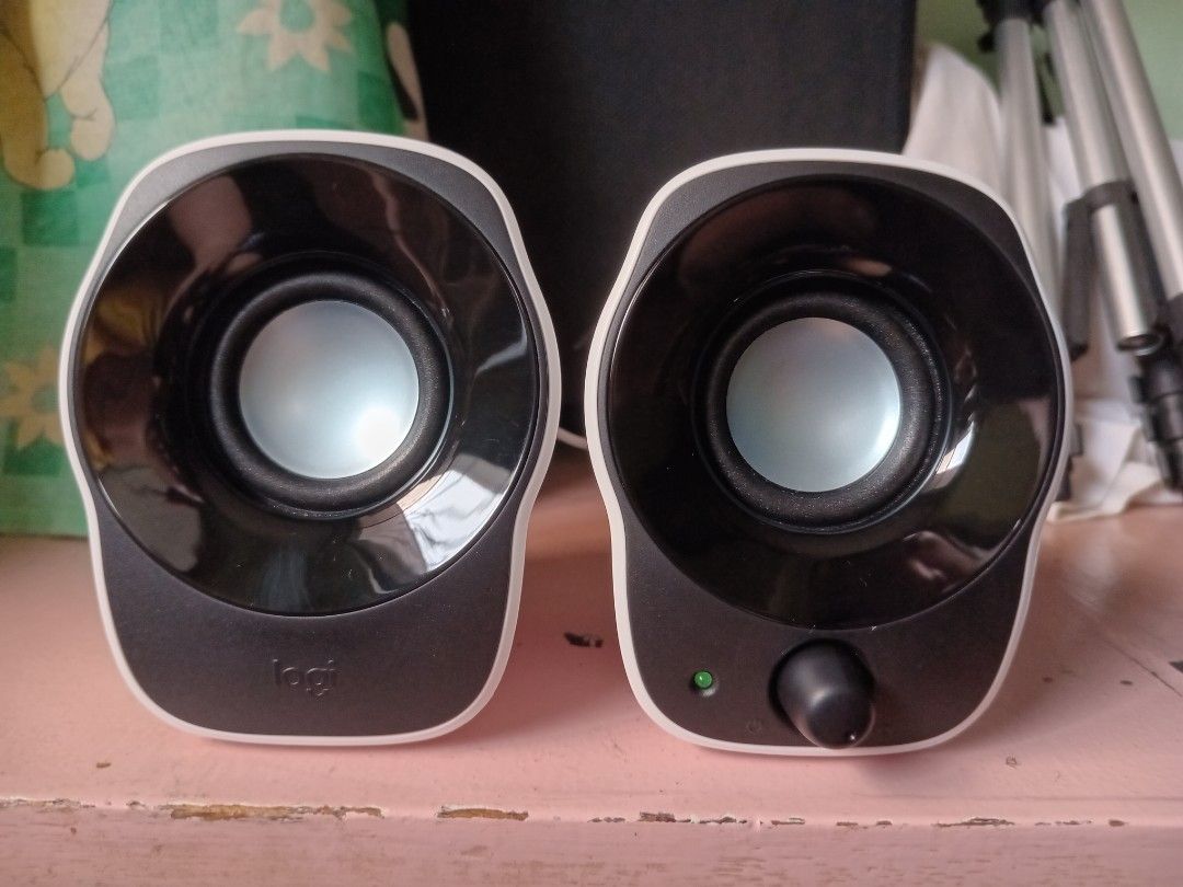 Logitech Z Compact Stereo Usb Computer Speaker Read Description First Ncr Manila Area Only