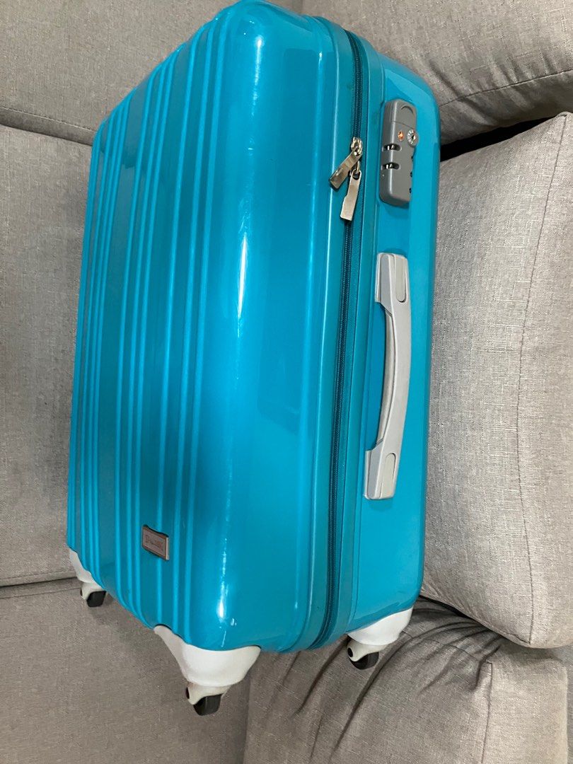 Spalding Luggage on Carousell