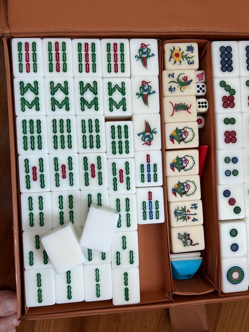 Mahjong set, Hobbies & Toys, Toys & Games on Carousell