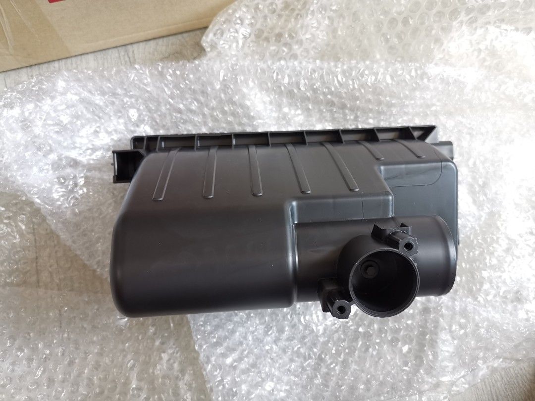 Mitsubishi Mirage - Air Cleaner Cover only, Car Parts & Accessories ...