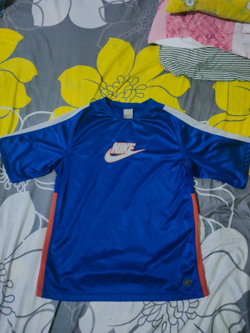 NIKE VINTAGE, Men's Fashion, Tops & Sets, Tshirts & Polo Shirts on Carousell