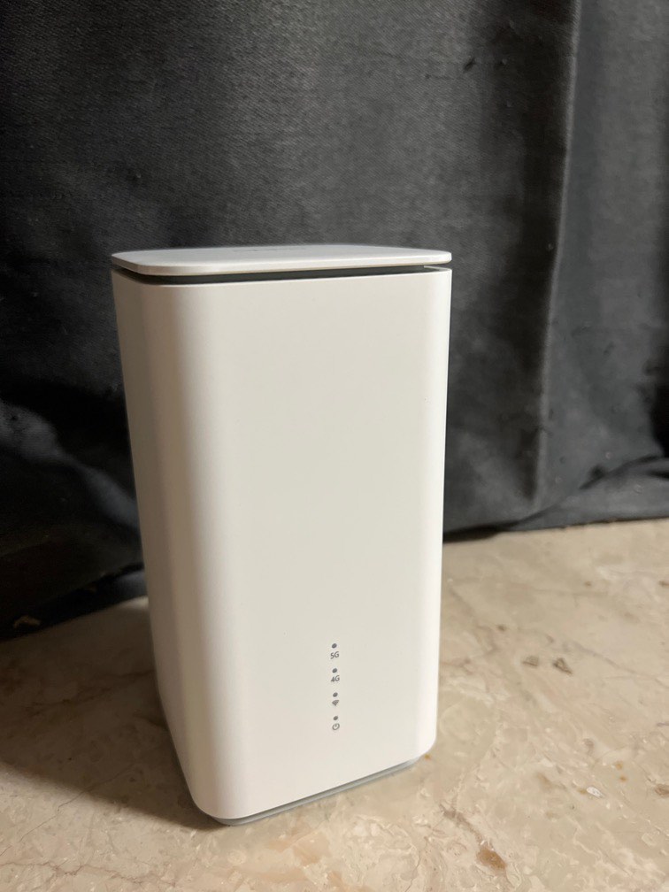 Oppo 5g CPE t1a router, 電腦＆科技, 電腦周邊及配件, Wifi及上網相關產品 - Carousell