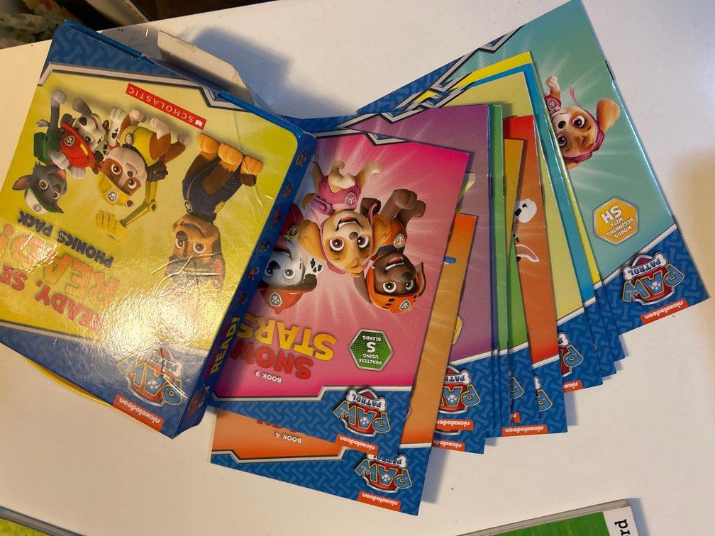 Paws patrol 12 books phonics box set, Hobbies & Toys, Books & Magazines ...