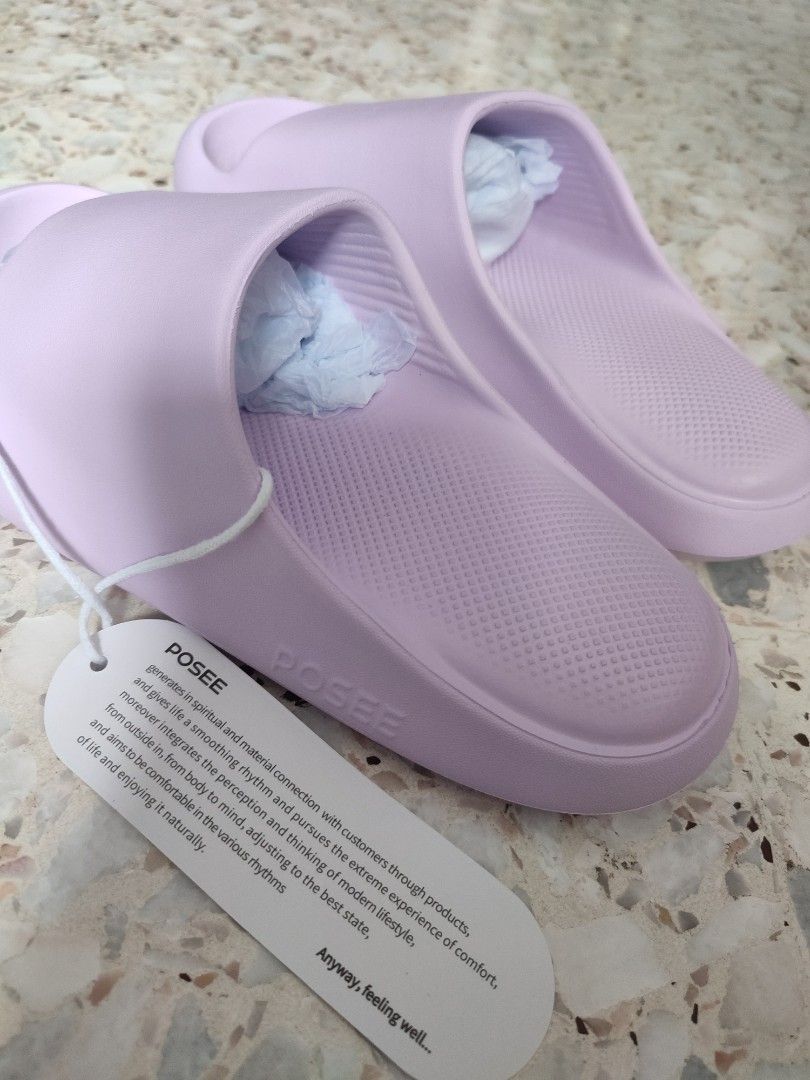 Posee cloud slippers, Women's Fashion, Footwear, Flipflops and Slides ...