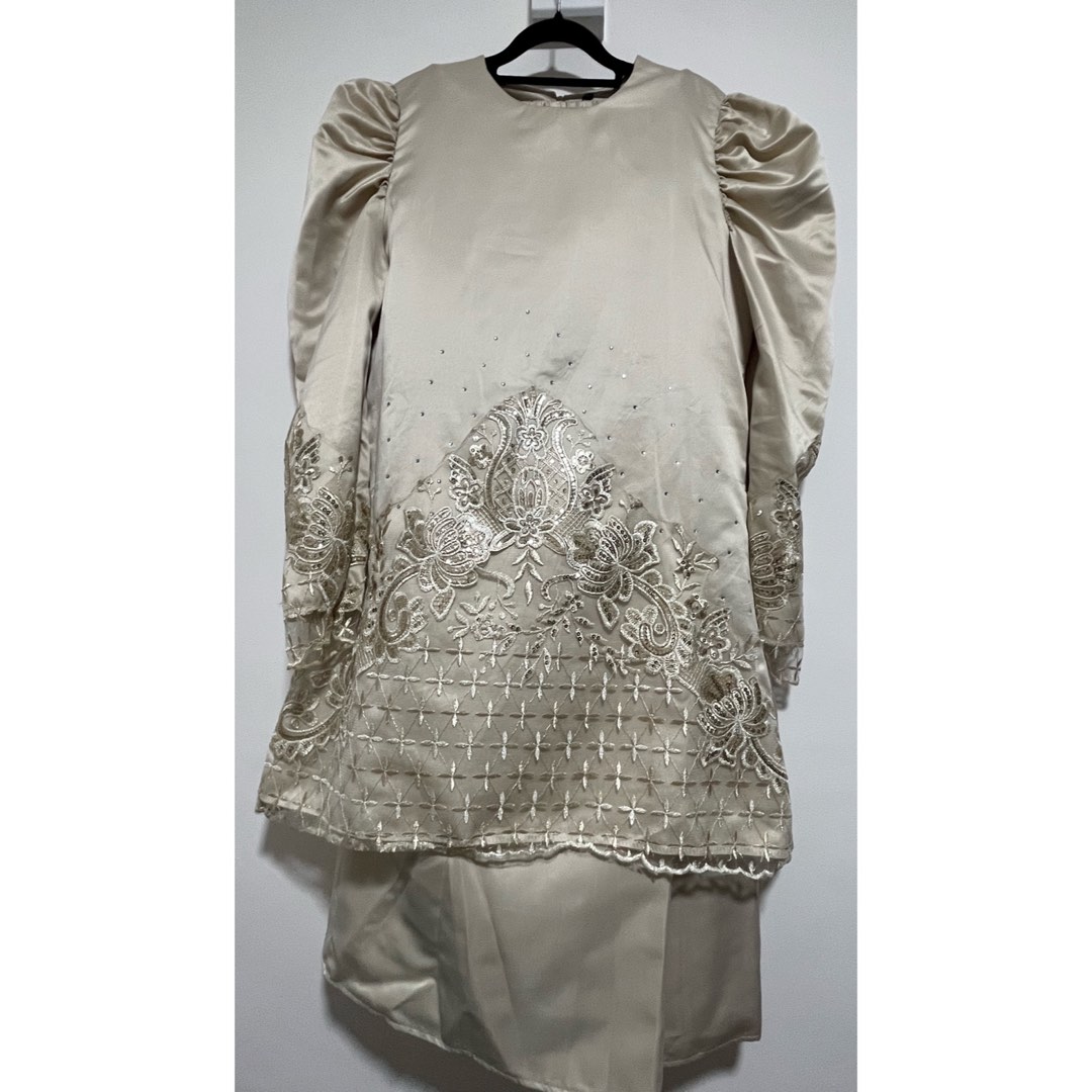 Puff sleeve baju kurung, Women's Fashion, Muslimah Fashion, Baju Kurung ...