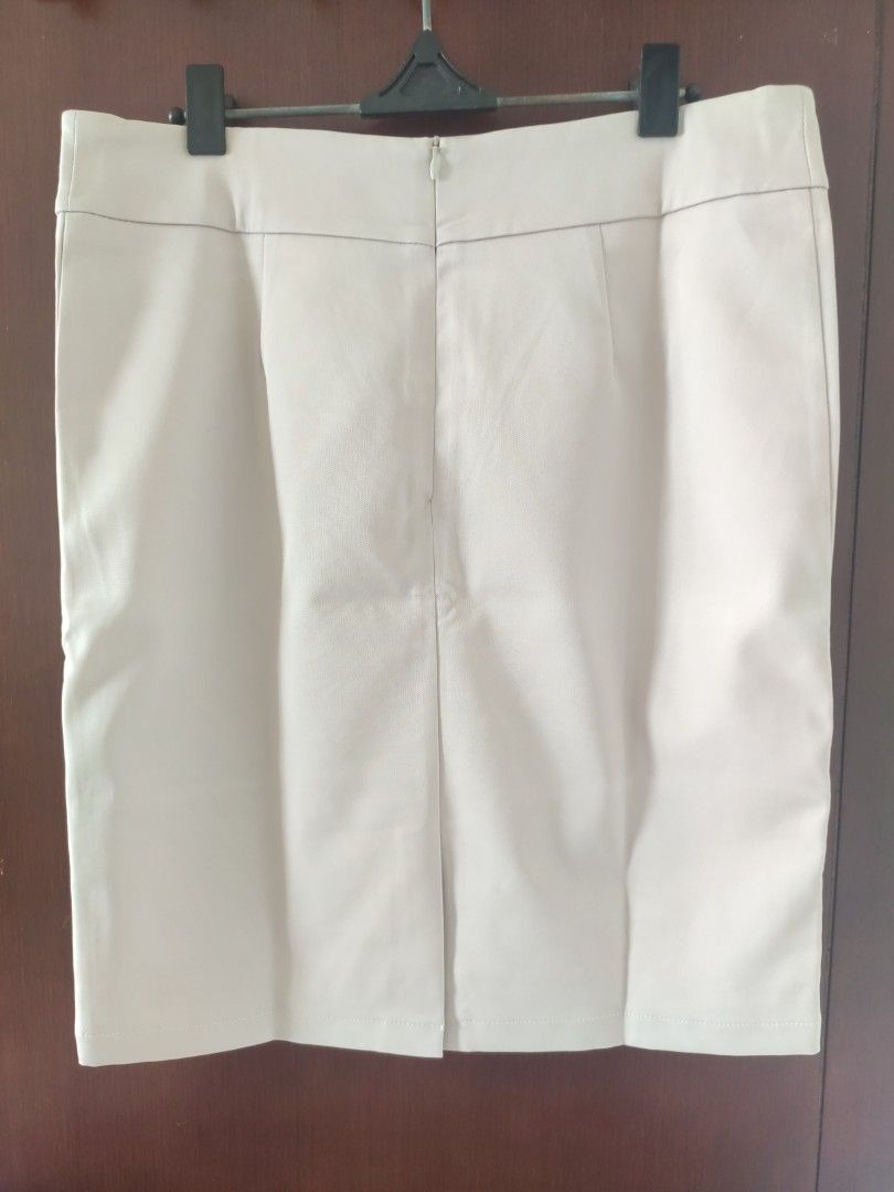 Rok Kantor Made in Korea, Fesyen Wanita, Pakaian Wanita, Bawahan di ...