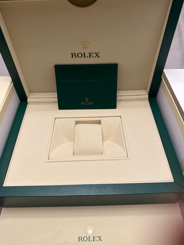 Rolex box 錶盒 最大型號, 男裝, 手錶及配件, 飾物架、飾物盒、飾物收納盒 - Carousell