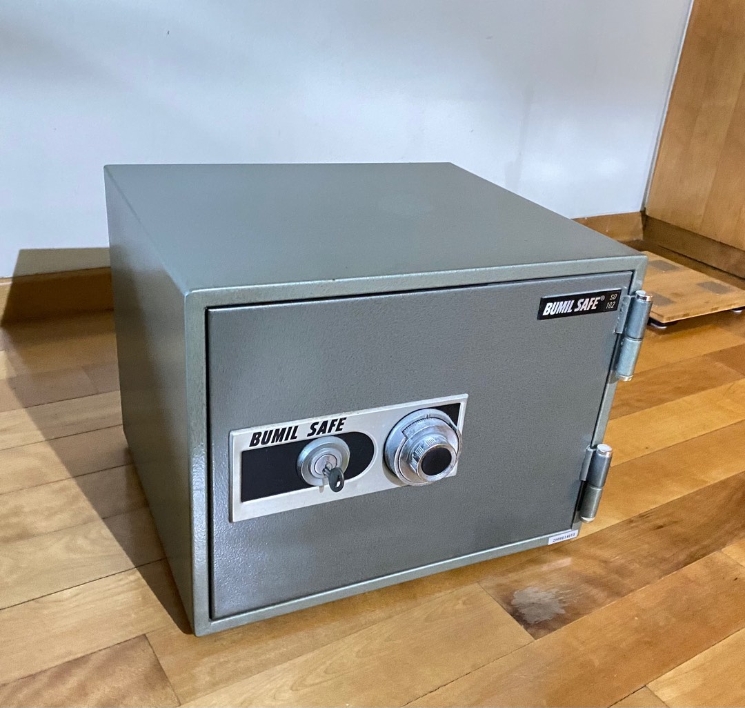 Safe Box, Furniture & Home Living, Security & Locks, Safe on Carousell