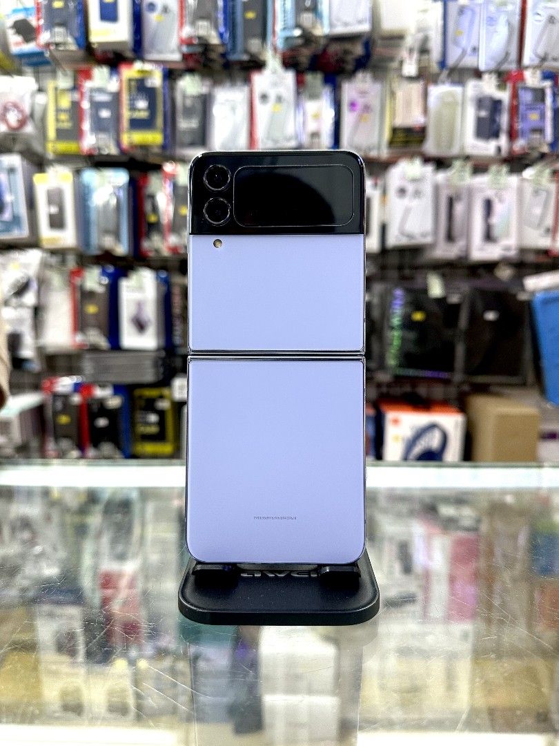 Samsung Galaxy Z Flip 4 5G | 256GB | FOC Charger And Cable, Mobile Phones & Gadgets, Mobile ...