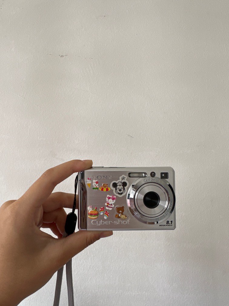 sony cybershot digi camera 2000s, Photography, Cameras on Carousell