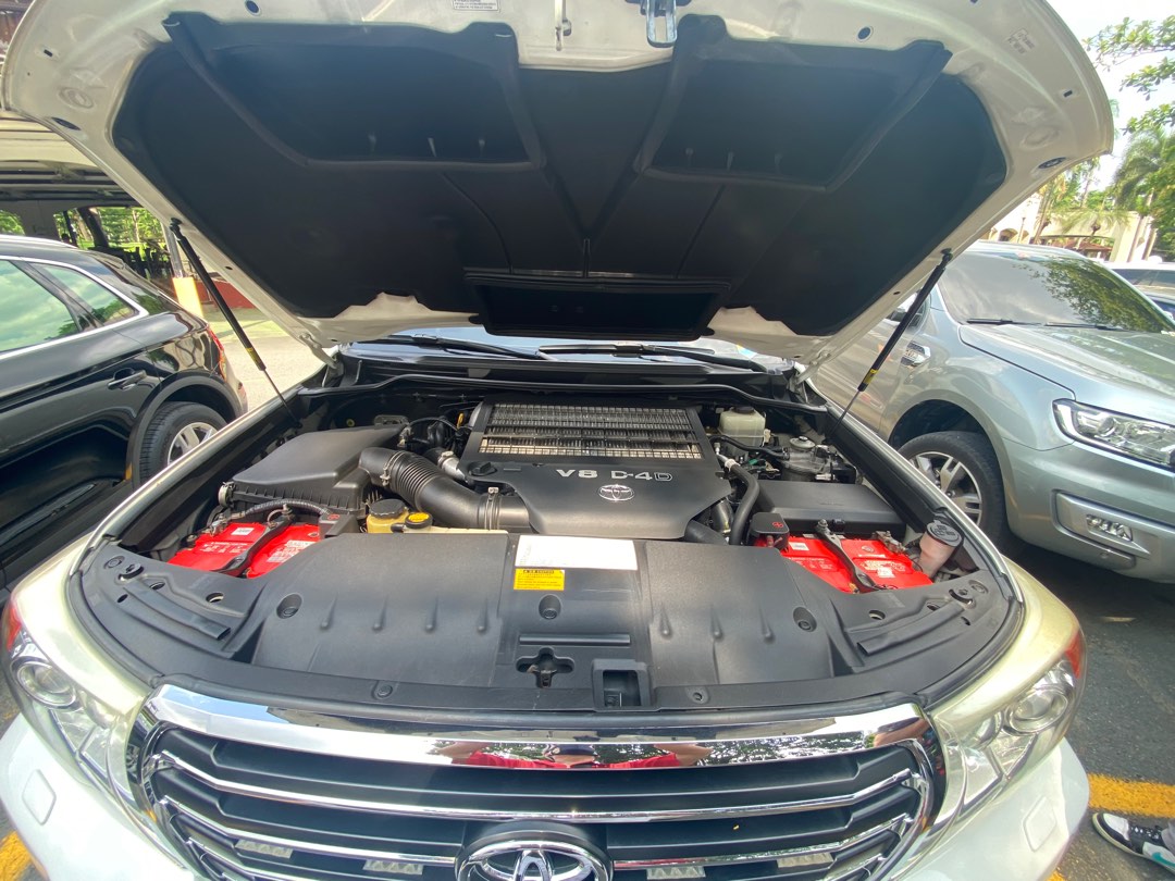 Toyota Land Cruiser LC200 Auto, Cars for Sale, Used Cars on Carousell