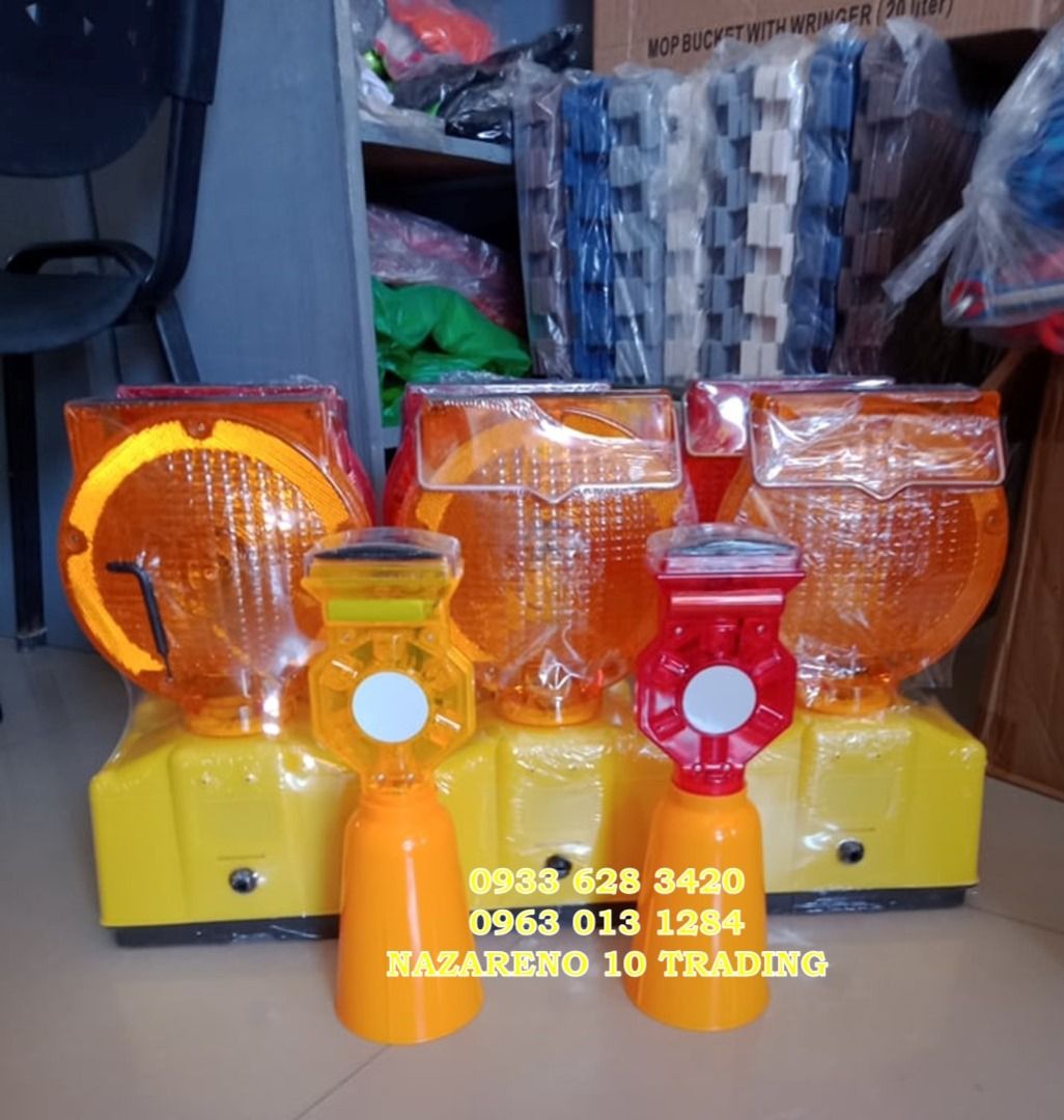 Traffic Barricade Road Safety Solar Blinker Light, Commercial & Industrial, Industrial Equipment ...